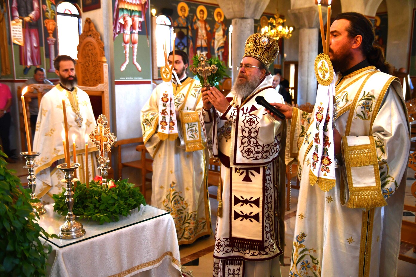 Η ΥΨΩΣΙΣ ΤΟΥ ΤΙΜΙΟΥ ΣΤΑΥΡΟΥ ΣΤΟΝ ΑΝΩ ΣΤΑΥΡΟ