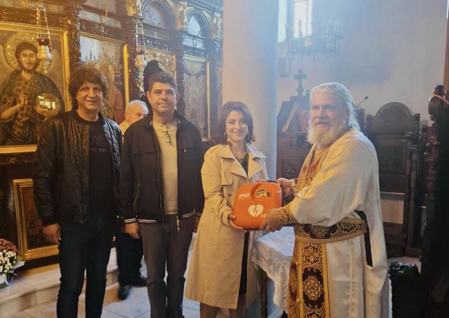 Παράδοση Αυτόματου Εξωτερικού Απινιδωτή στο Ιερό Προσκύνημα Μεγάλης ...